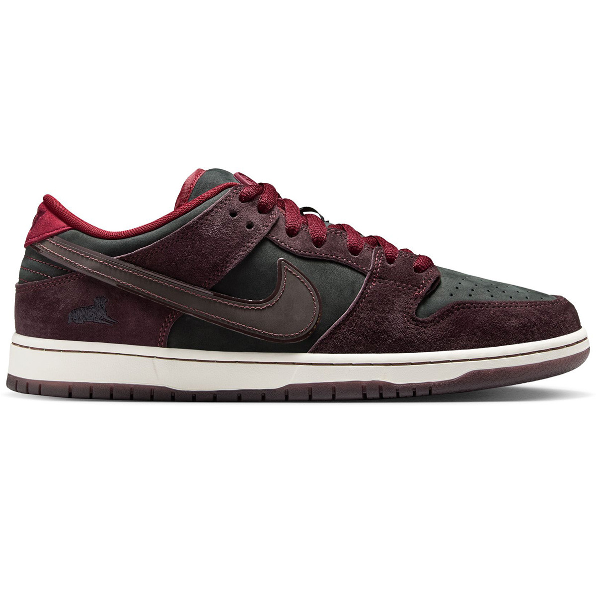 Nike SB x RIOT Skateshop Dunk Low Mahogany/Dark Beetroot/Team Red/Sail ...
